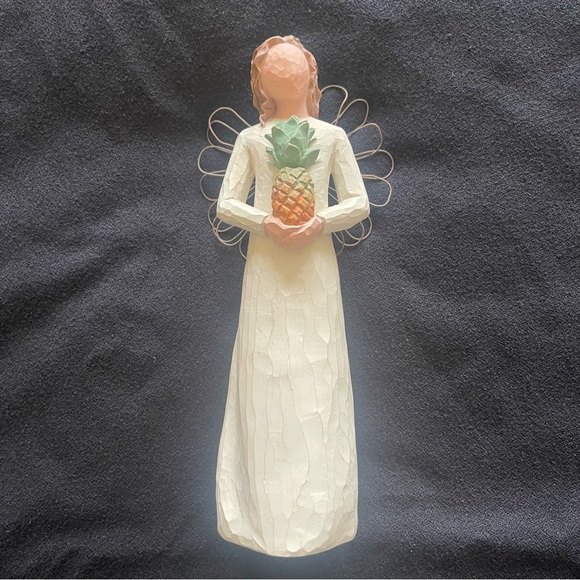 Willow Tree | Accents | Willow Tree Welcoming Angel Figurine Susan ...